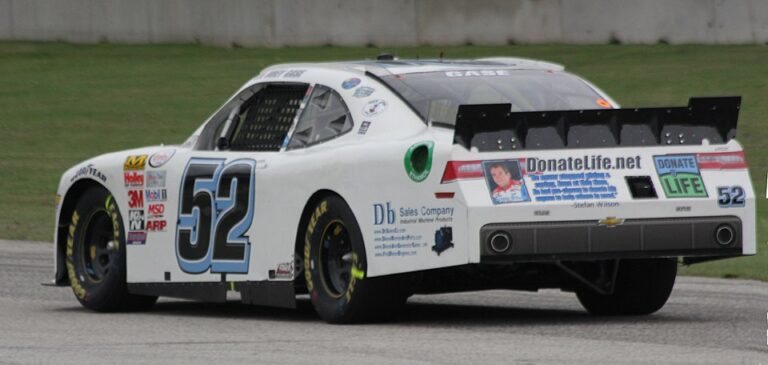 NASCAR vs IndyCar: Key Differences for Drivers in 2026 - Sarah Moore Racing